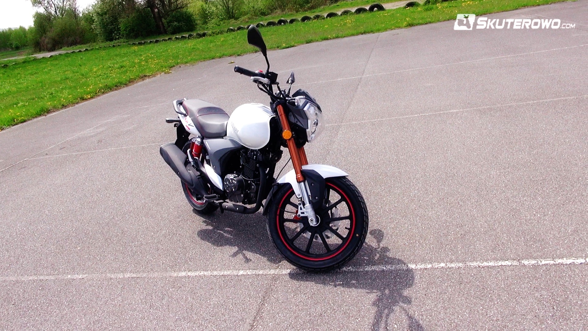 Motocykl Keeway RKV 125 (na prawo jazdy B): Z bliska w Skuterowo.com ...