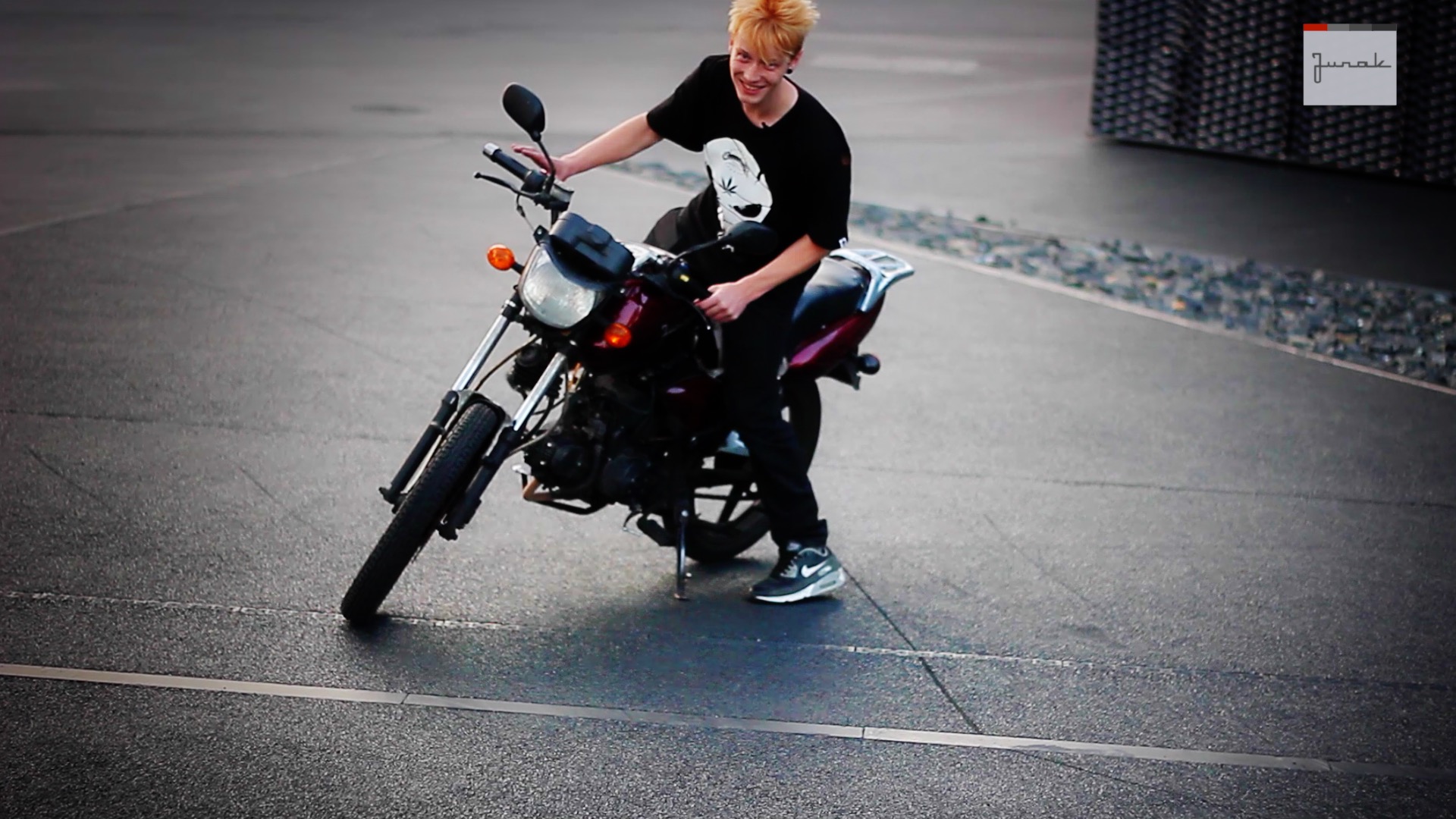 Motorower Junak 901 przejechał 130 000 km. W uznaniu Almot wymienił go ...