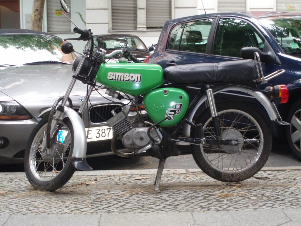 Najlepszy motorower świata: Simson S51. Historia, opinie, dane ...