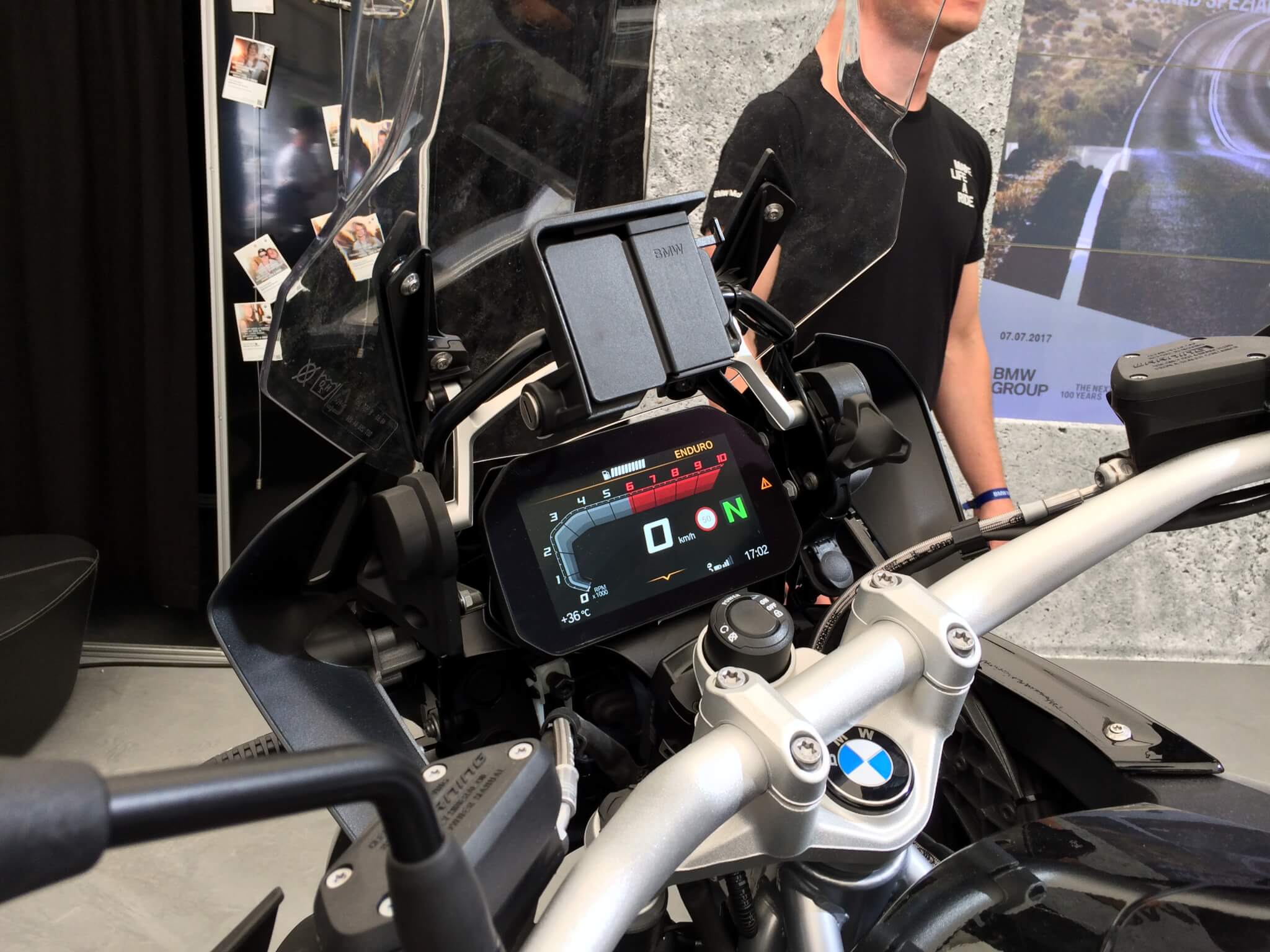 BMW aktualizuje GS-a Adventure i zapowiada nowoczesne systemy ...