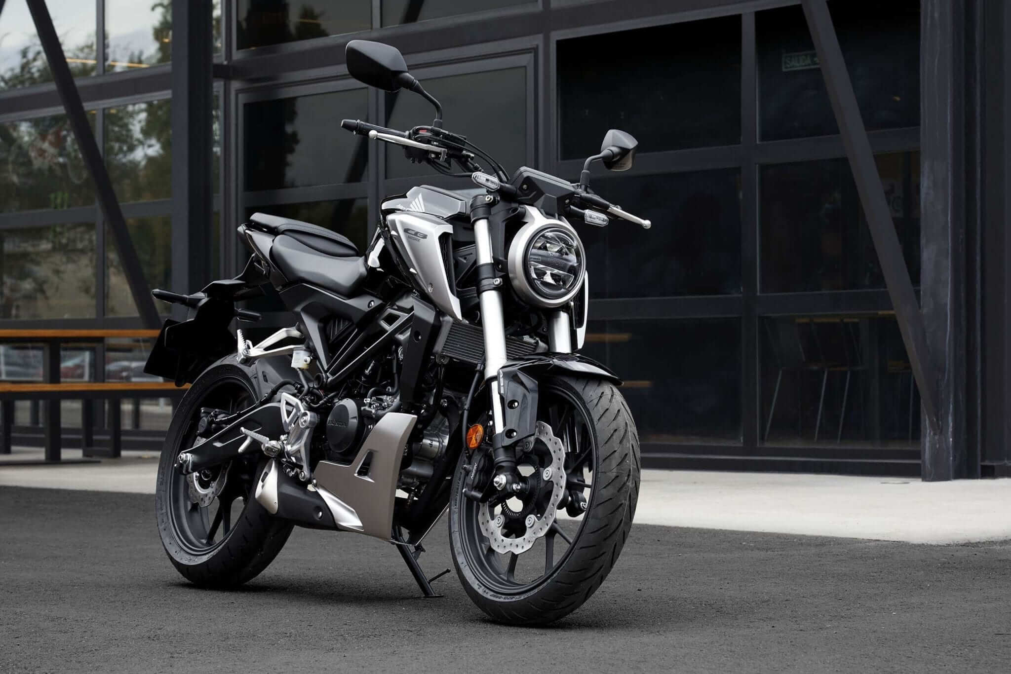 Honda CB125R 2018 - nowość na A1 w niezłym stylu | Jednoślad.pl