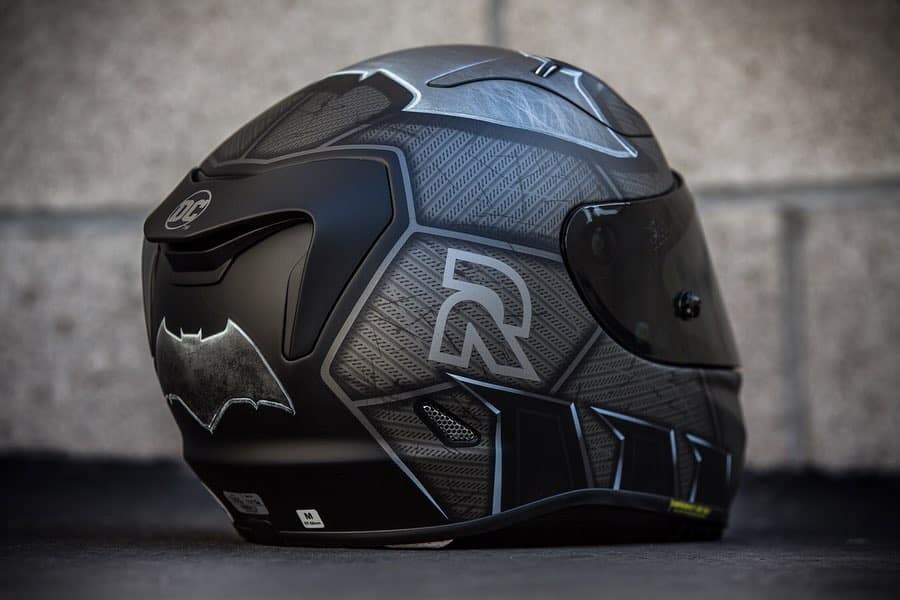 Kask Batmana: nowy HJC RPHA-11 Batman | Jednoślad.pl