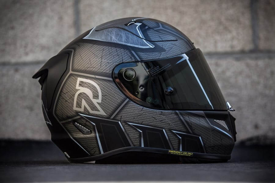 Kask Batmana: nowy HJC RPHA-11 Batman | Jednoślad.pl