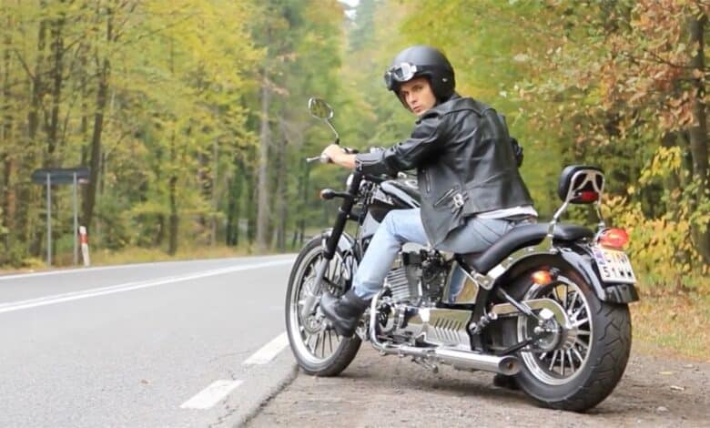 Junak M15 125 kontra M16 125. Nowoczesny cruiser, czy klasyczny chopper ...