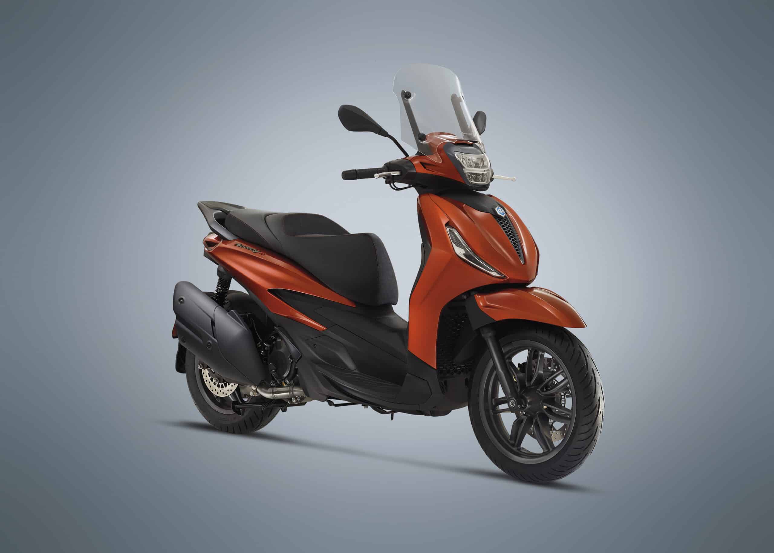 Piaggio Beverly 300 HPE oraz 400 HPE S: Maxiskuterowe nowości w klasie ...