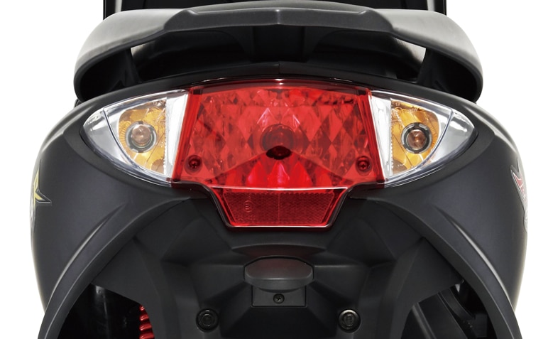 SYM Jet 4 125 - dane techniczne, cena, zdjęcia i opinie