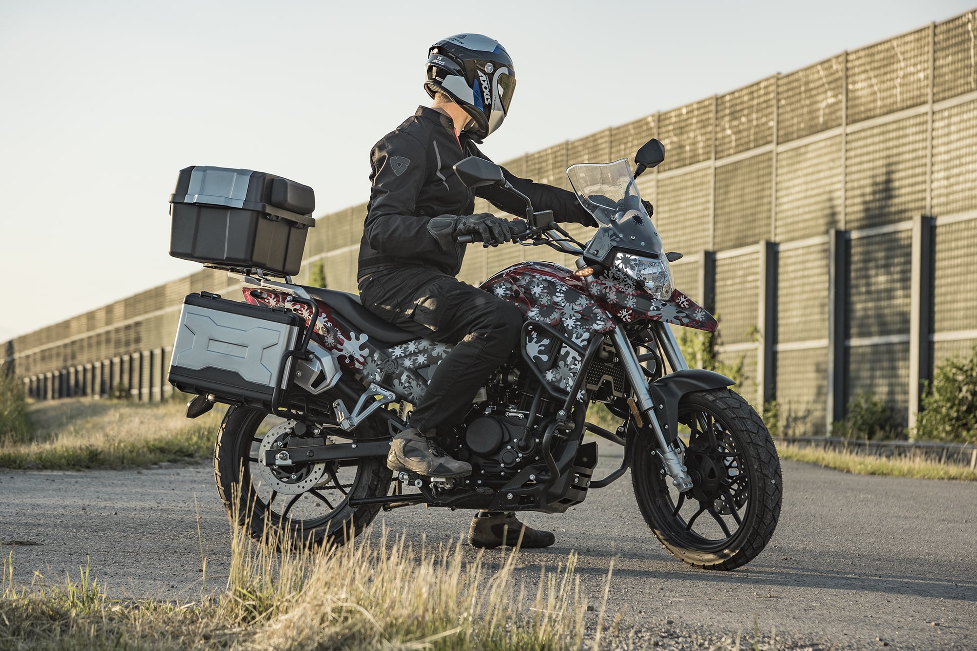 Nowy Junak RX One 125 2021: 20% więcej mocy! Znamy dane techniczne ...