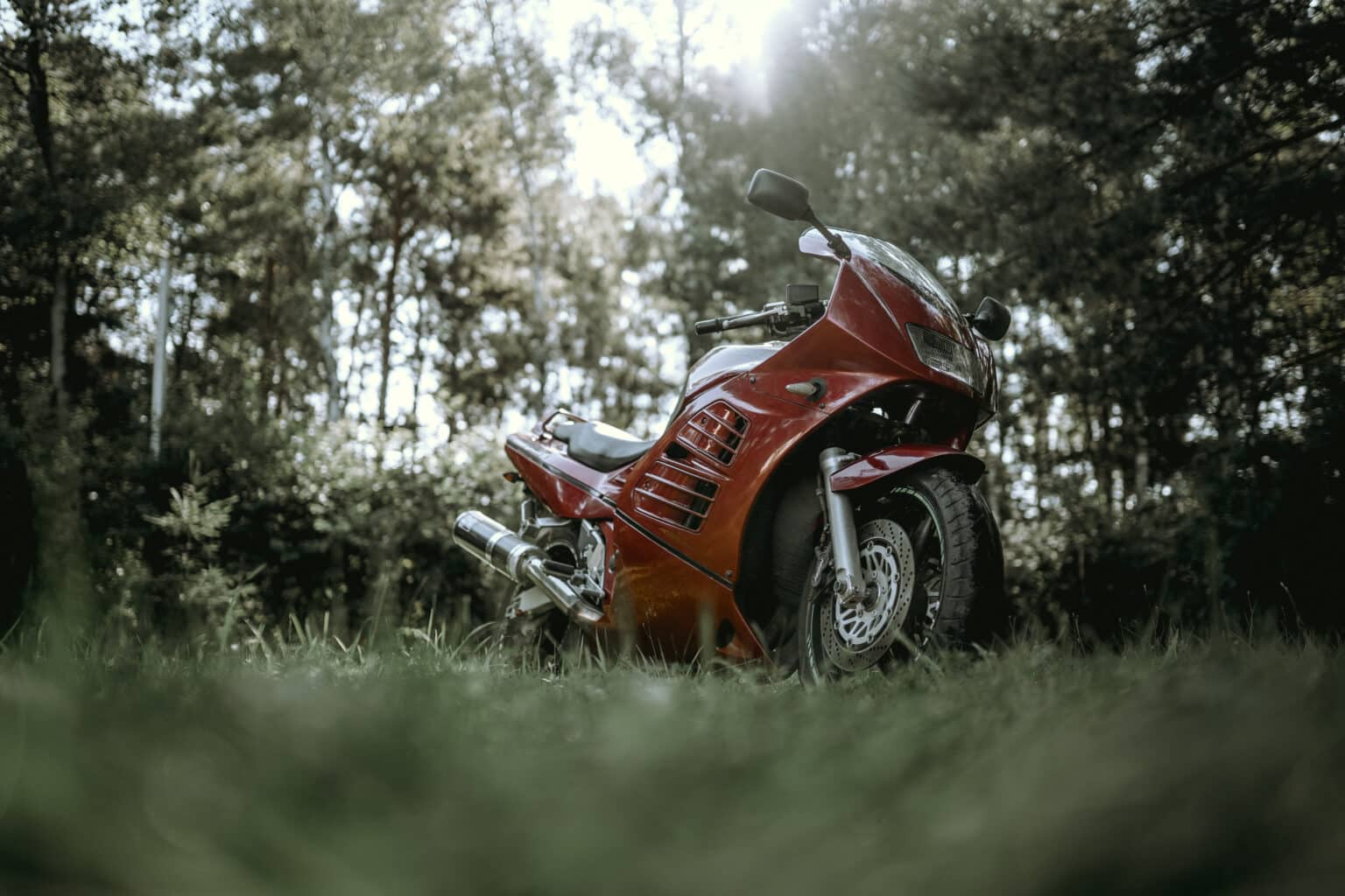 SUZUKI RF 900: motocykl, który zapisał się w księdze rekordów Guinnessa ...