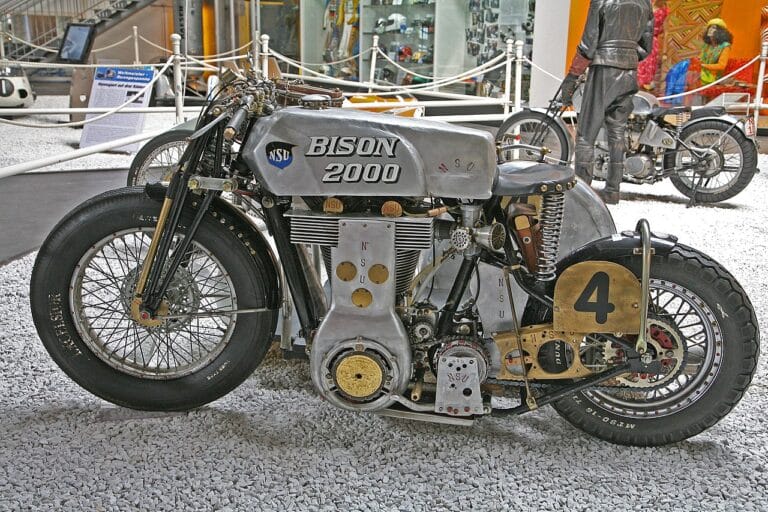 Jeden cylinder i rekordowe 2000 ccm pojemności! Oto NSU Bison 2000 ...