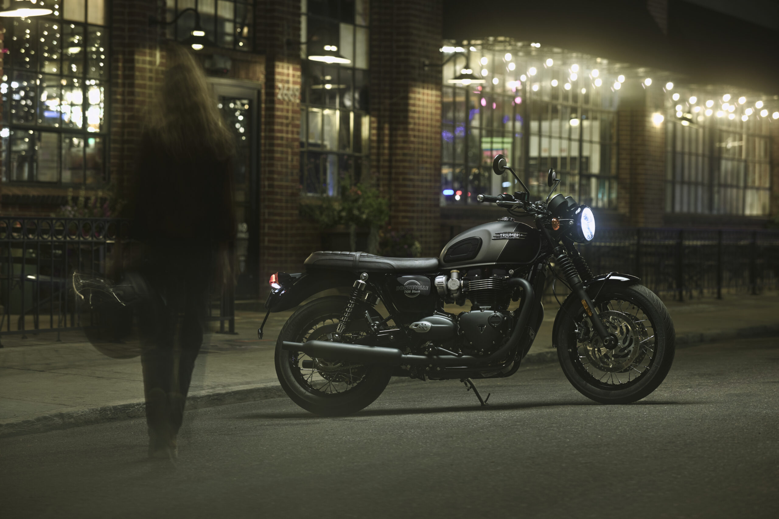 Triumph prezentuje modele Bonneville T100, T120 i T10 Black na rok ...